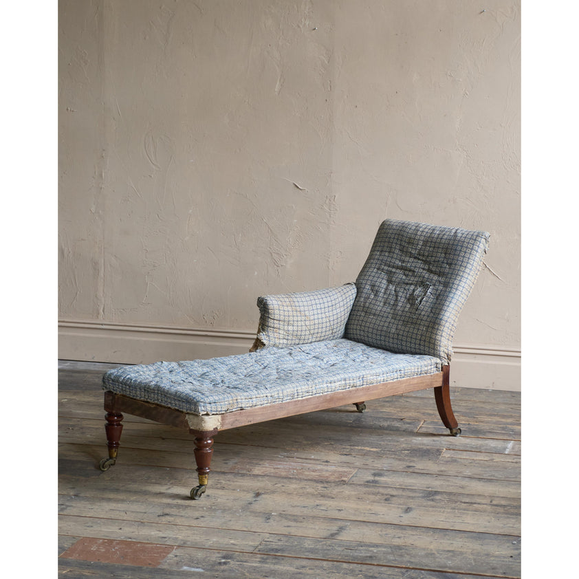 A Regency period chaise longue with a RH arm rest. – KONTRAST