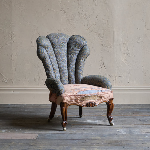 Antique Shell Chair – KONTRAST