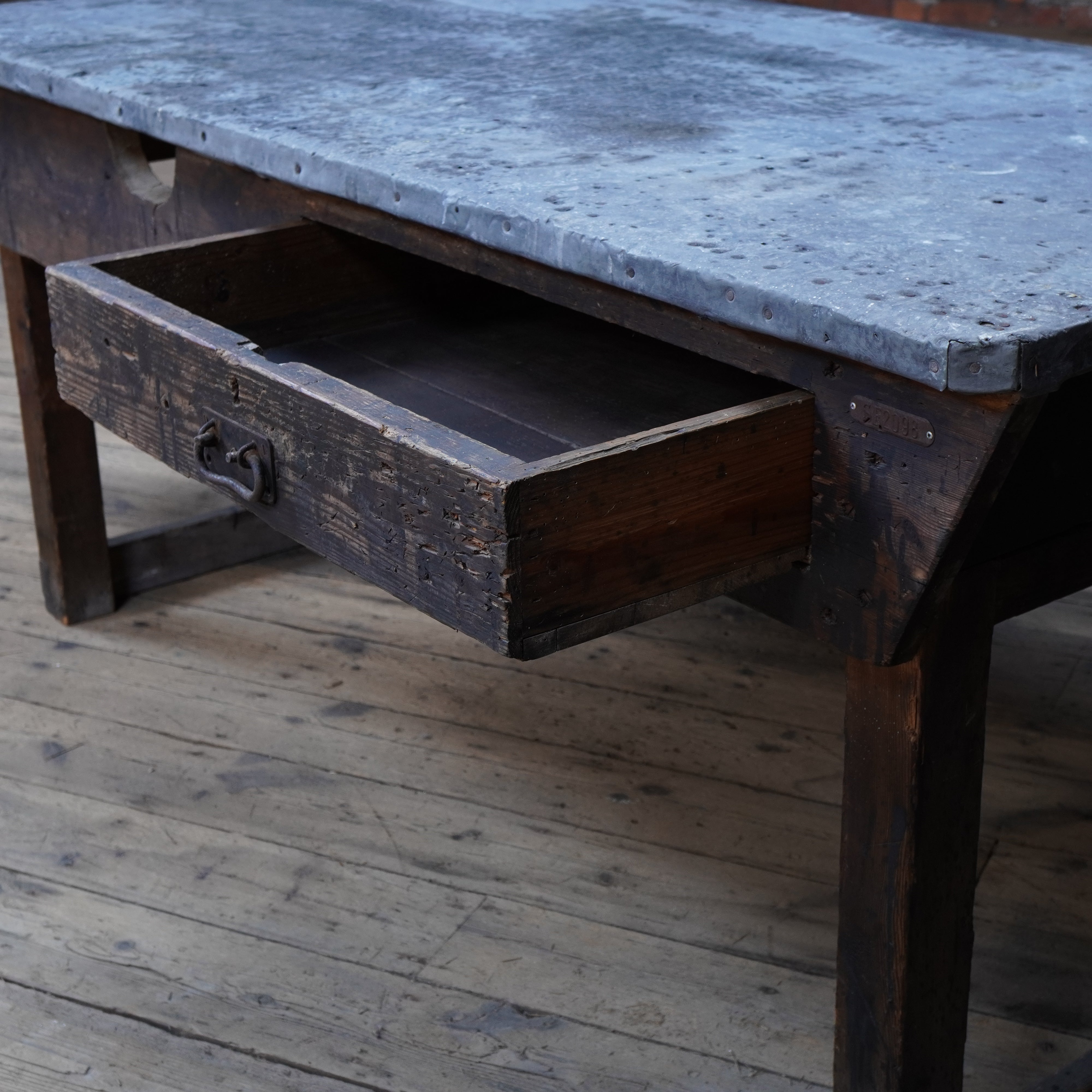 Antique Workbench / Kitchen Island, Work Table with Zinc Top – KONTRAST